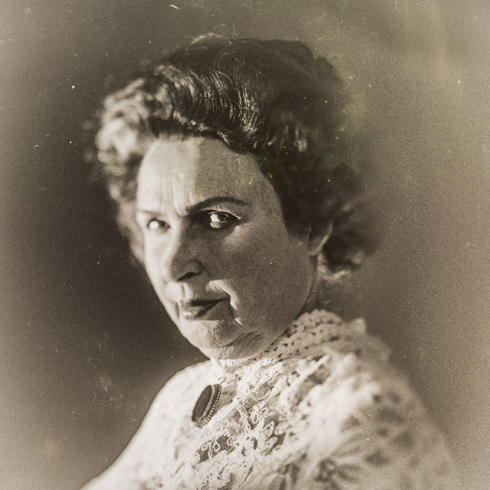 Vanaema ja Issand Jumal - Lavastus - Ugala Teater