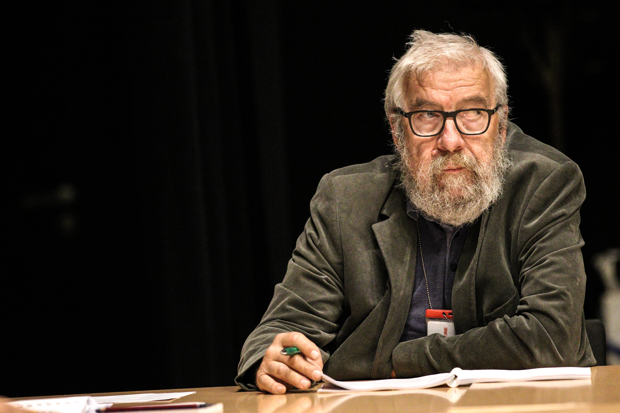 Priit Pedajas alustas Ugalas suvelavastuse „Katkuhaud“ proovidega ...