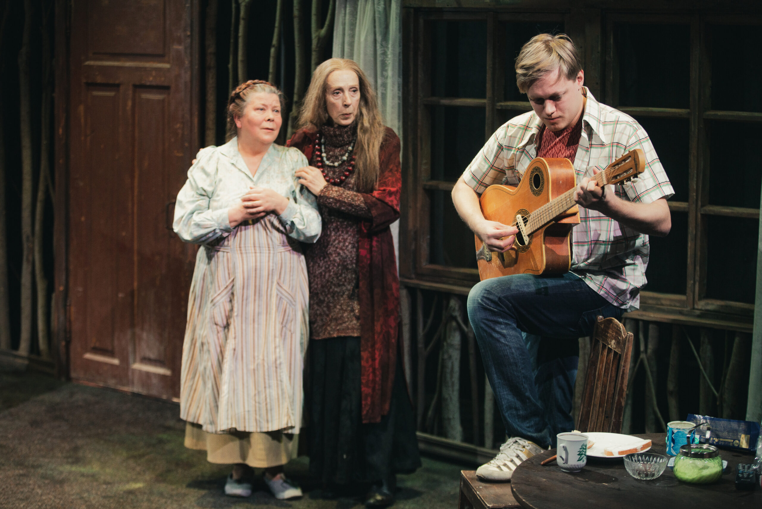 Leskede kadunud maailm - Ugala Teater