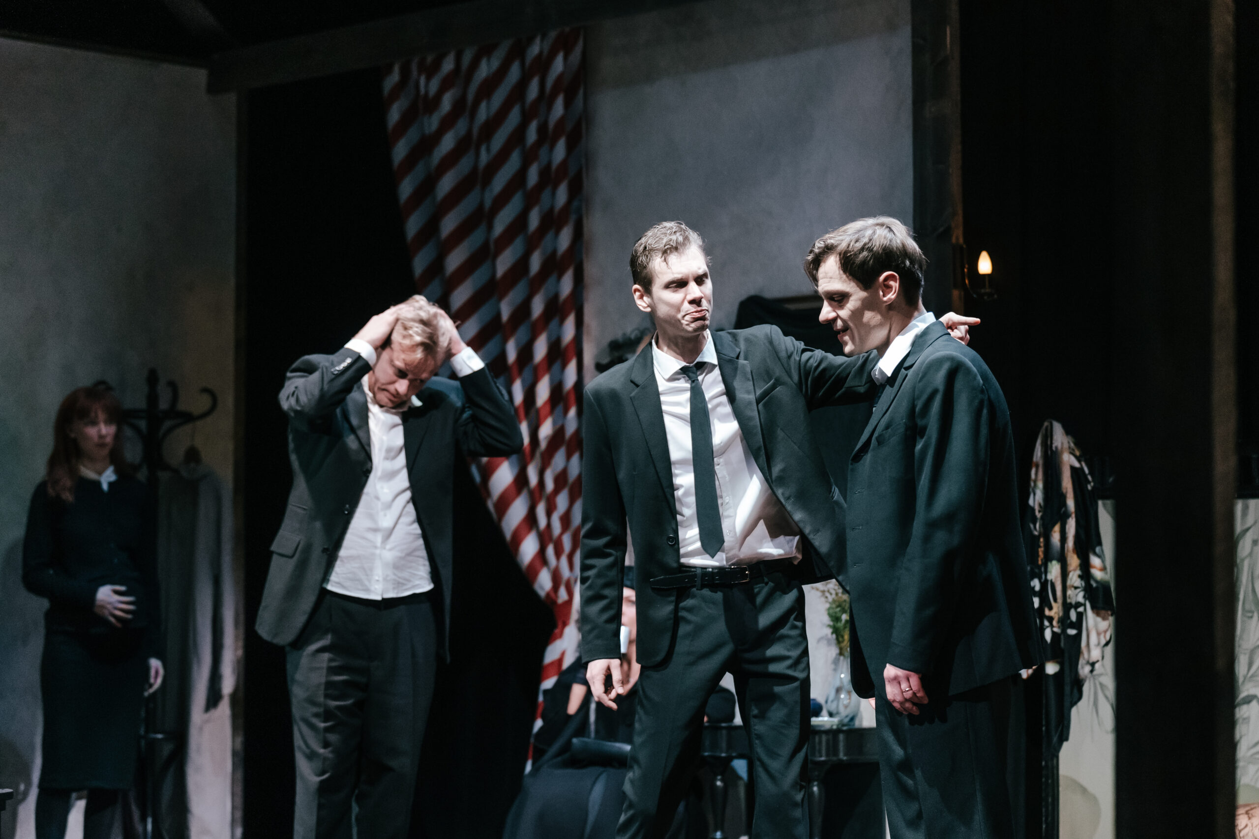 Esietendub Johan Elmi esmalavastus Ugalas “Tule õige koju” - Ugala Teater